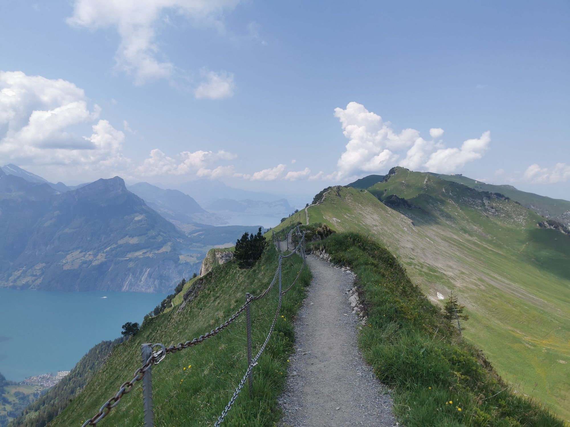 Schweiz (1/2): Spektakuläre Gratwanderung um Stoos