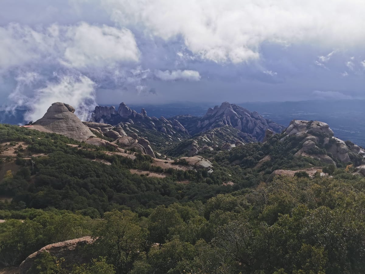Montserrat: Wandern vom Kloster auf den Sant Jeroni Gipfel