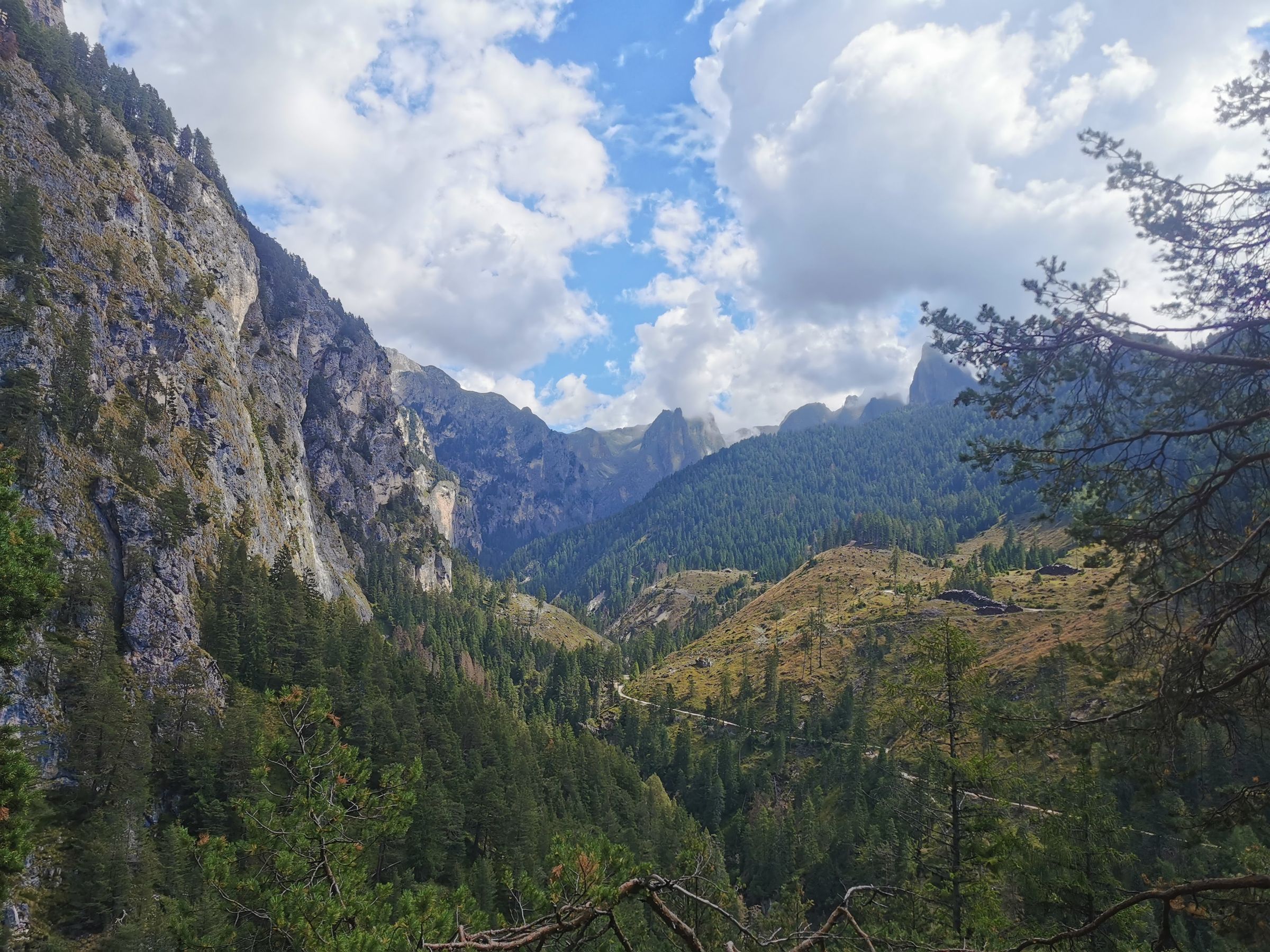 Dolomiten: 5 Tage Hüttenwanderung im Naturpark Schlern-Rosengarten